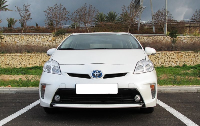 Toyota Prius review - Oh, this is intriguing